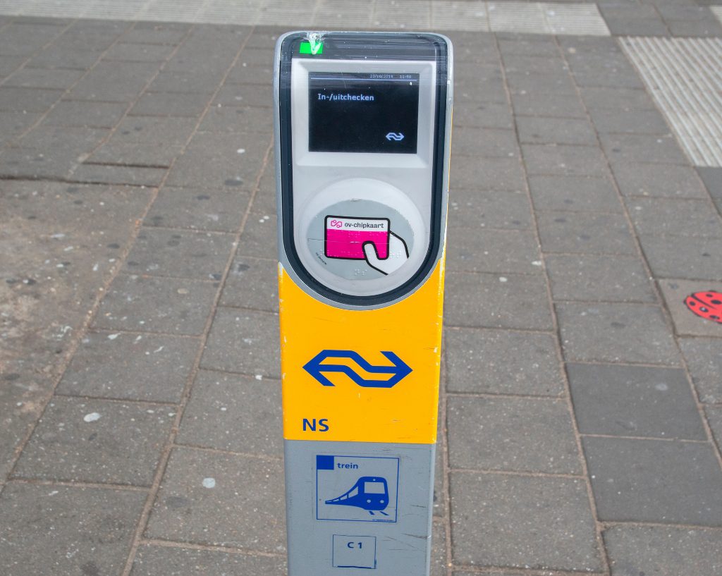 Transportul public în Olanda și cardul OV-chipkaart - Eastmen
